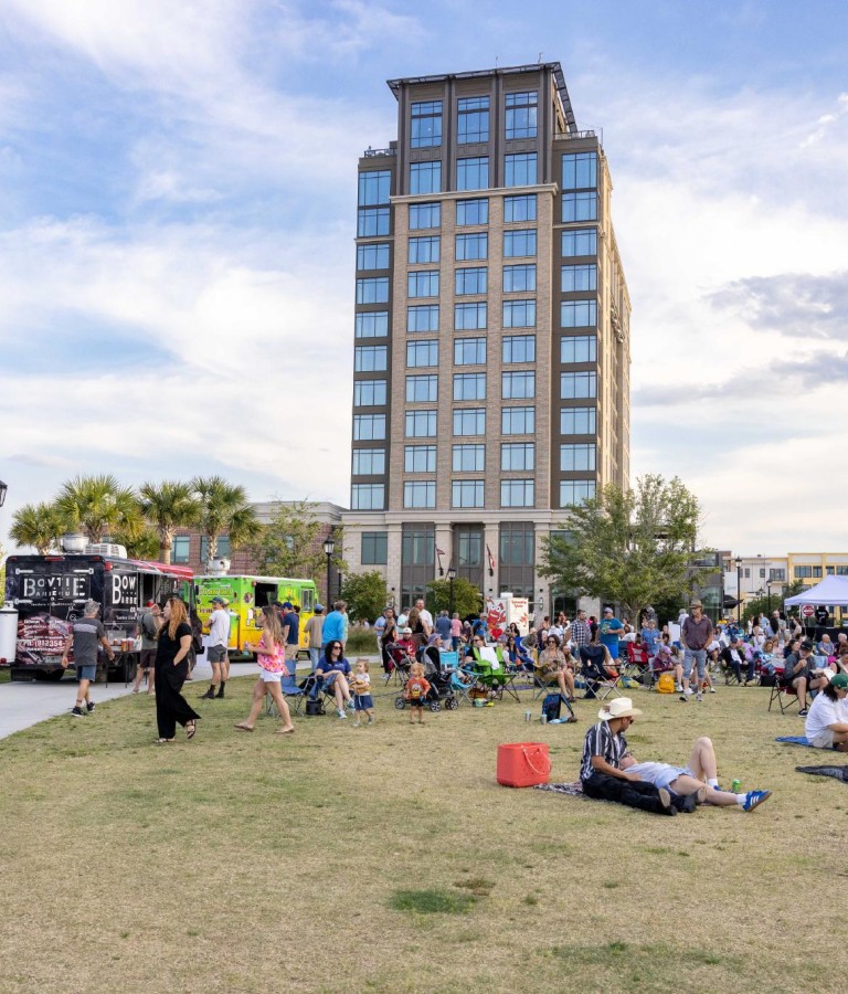 Eastern Wharf | Visit Savannah